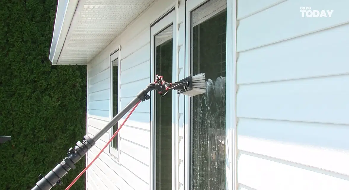 Outdoor window cleaning 101 with Shine | CKPGToday.ca