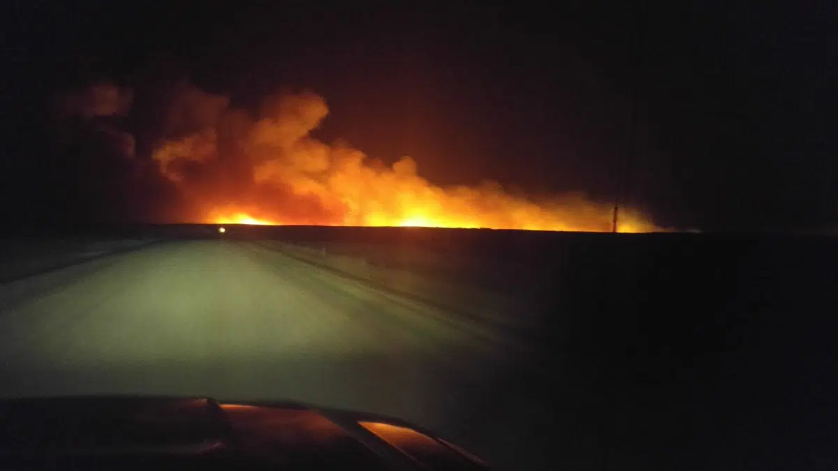 One home confirmed destroyed in Bindloss prairie fire | CHAT News Today