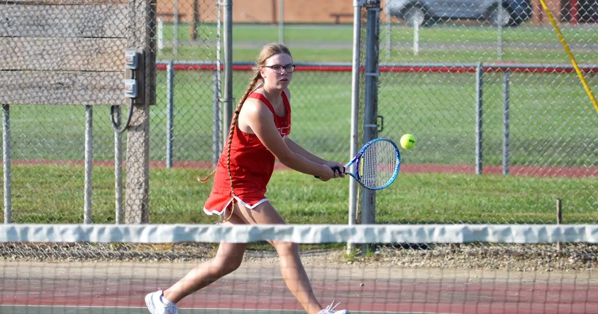 Lady Vandals Tennis gets win over EAWR | Vandalia Radio