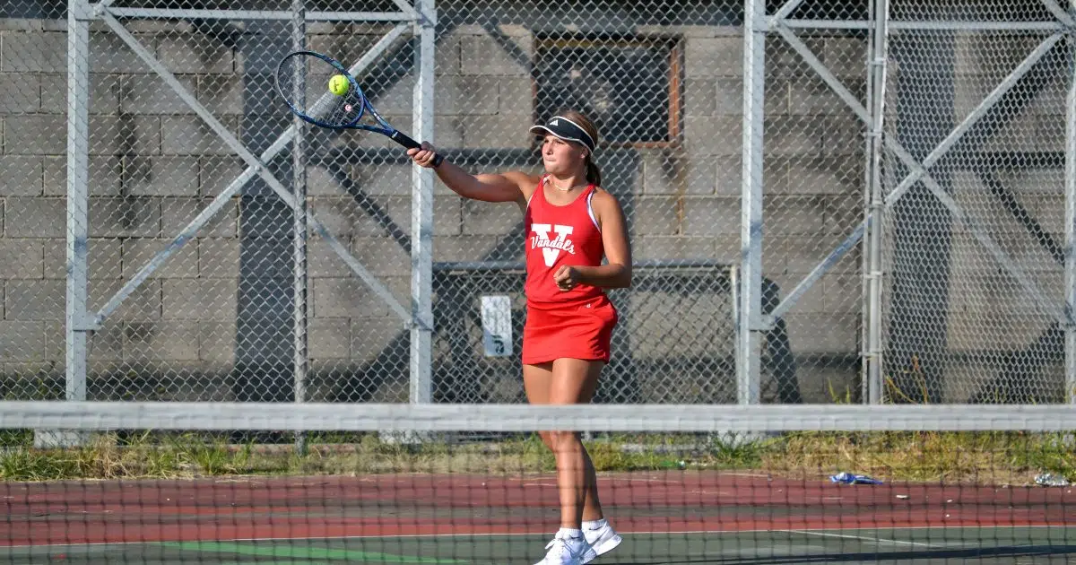 Lady Vandals Tennis gets win over EAWR | Vandalia Radio