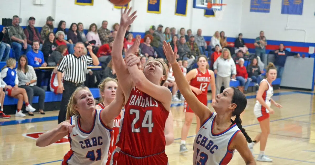 Lady Vandals beat Lady Bobcats | Vandalia Radio