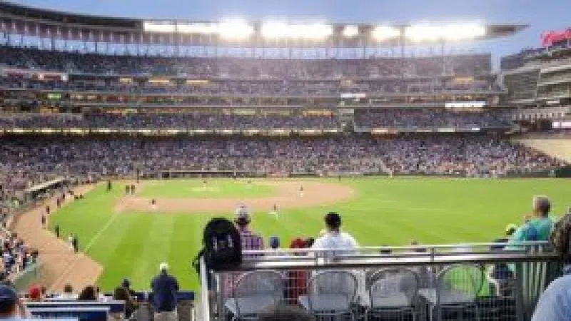 KDLM | Lakes Area Radio