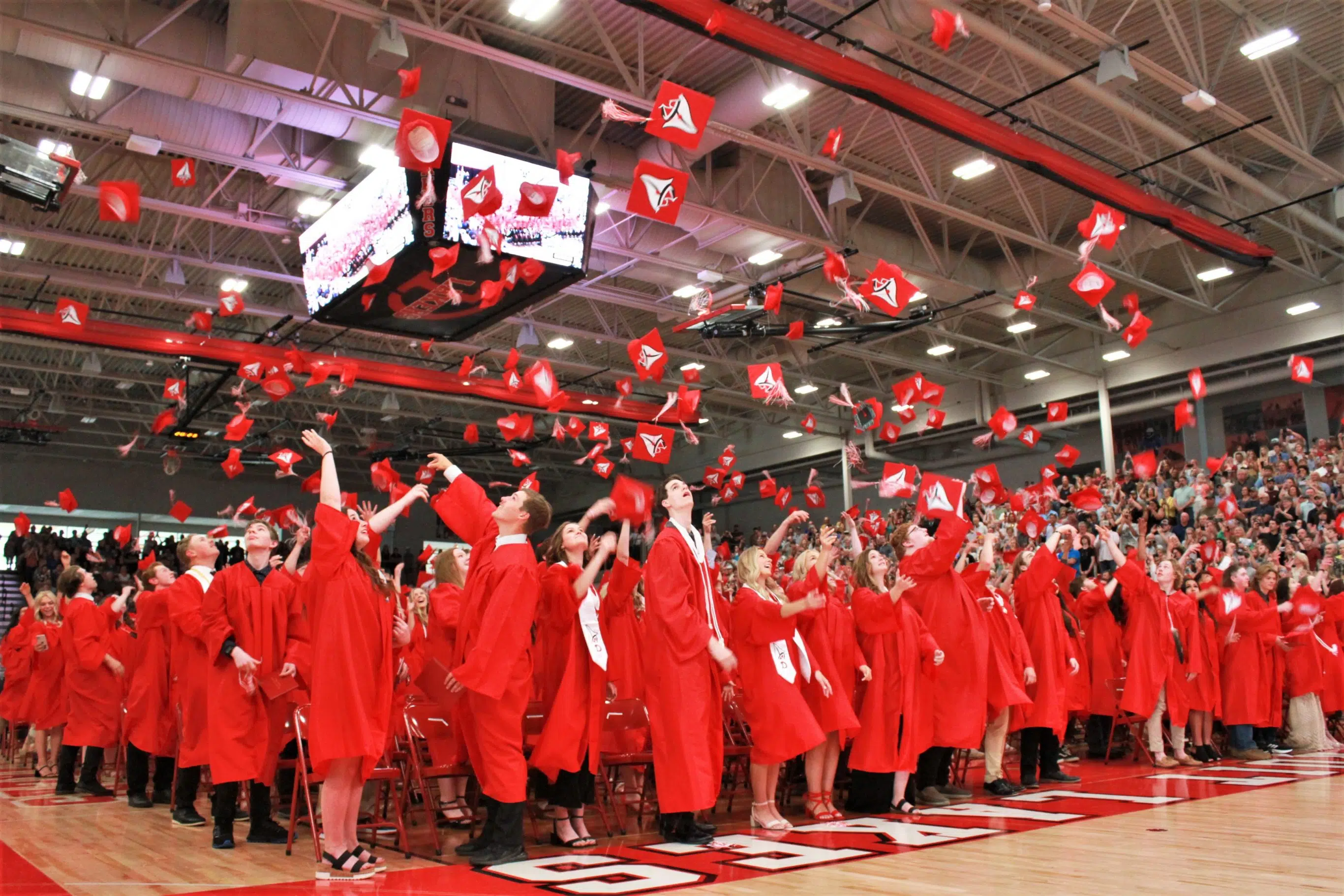 Detroit Lakes High School graduates seniors; 204 students in Class of ...