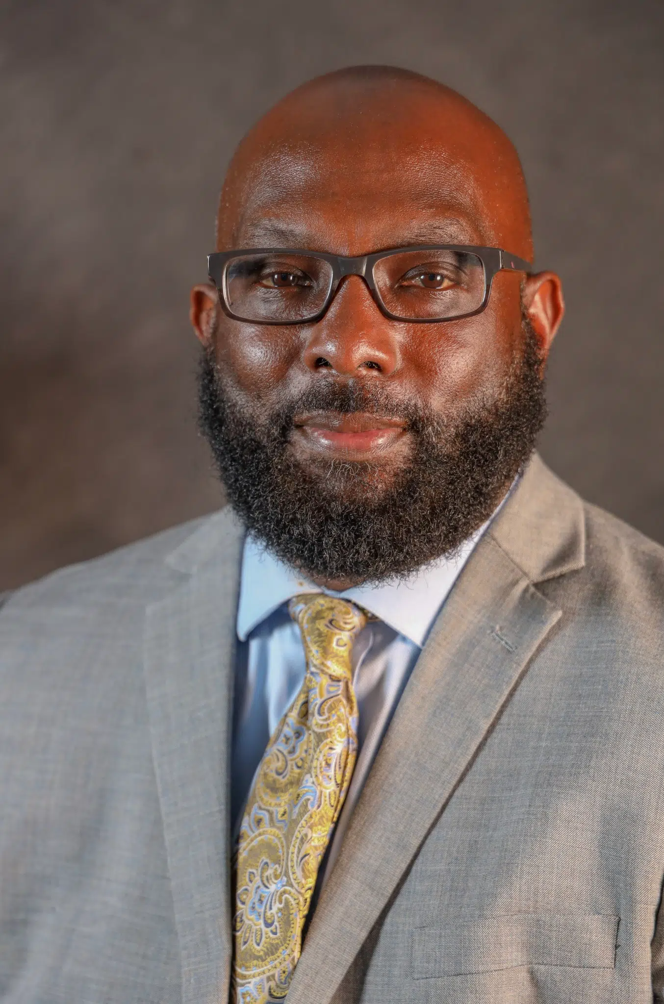Dr. Renardo Murray named the 2023 Mississippi Humanities Teacher of the ...