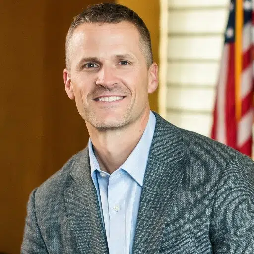 (HOT) Mayor in Iowa poses partially nude for calendar