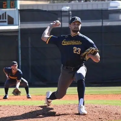 South Dakota college pitcher fitted with new prosthetic arm | Y94