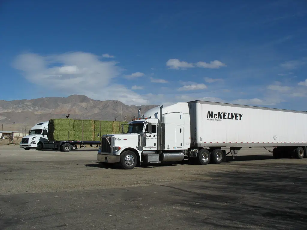 Transportation officials study extra long semi trailers | The Mighty ...