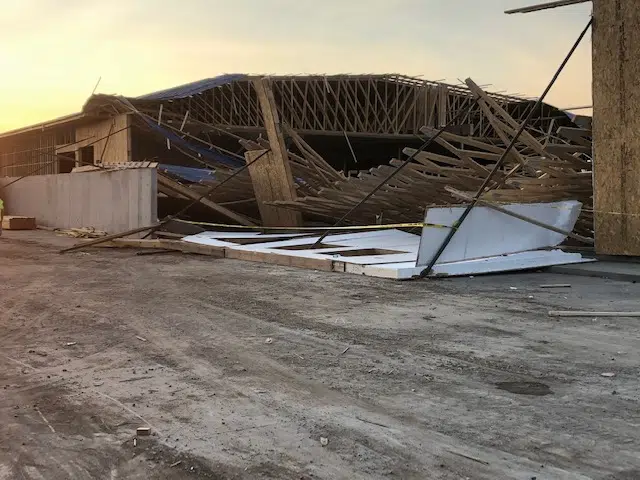 10 injured in barn collapse near Summit in NE South Dakota | Y94