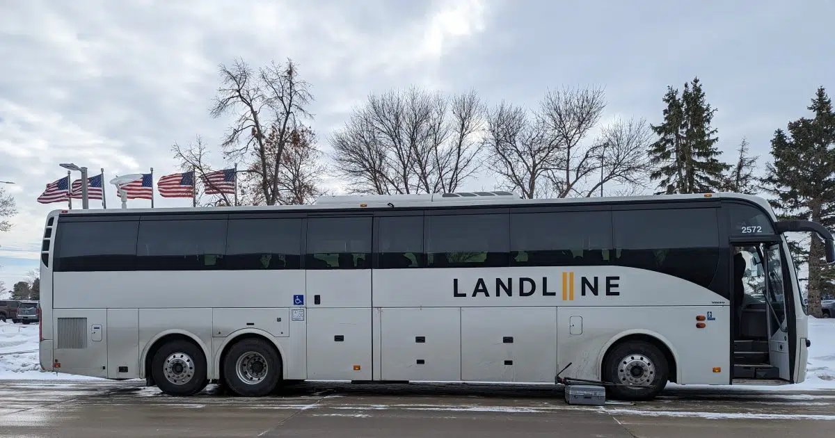 Sun Country, Landline announce new bus service from Hector Airport to ...