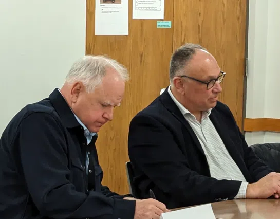 Walz visits Moorhead to discuss childcare, tour flood infrastructure ...