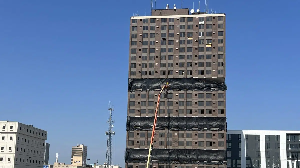 High Rise set for demolition Saturday morning | Y94