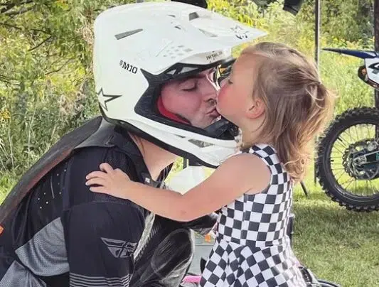 Windom man suffers severe leg injuries in grain bin accident | Y94