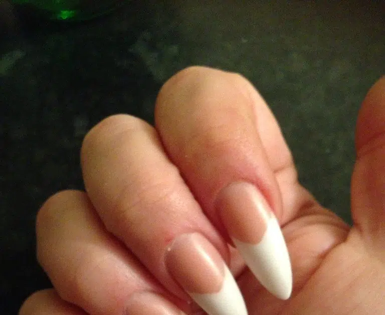Long Nails May Be Trendy . . . But They’re Also Very Unhygienic | Y94
