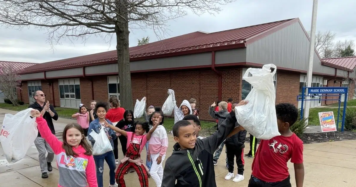 Mark Denman Elementary Students Enjoy Busy Earth Day | Vermilion County ...