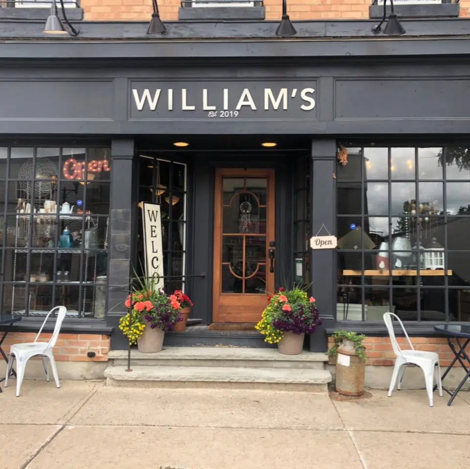 Alliston Restaurant Helps Another During Fire | Country 105