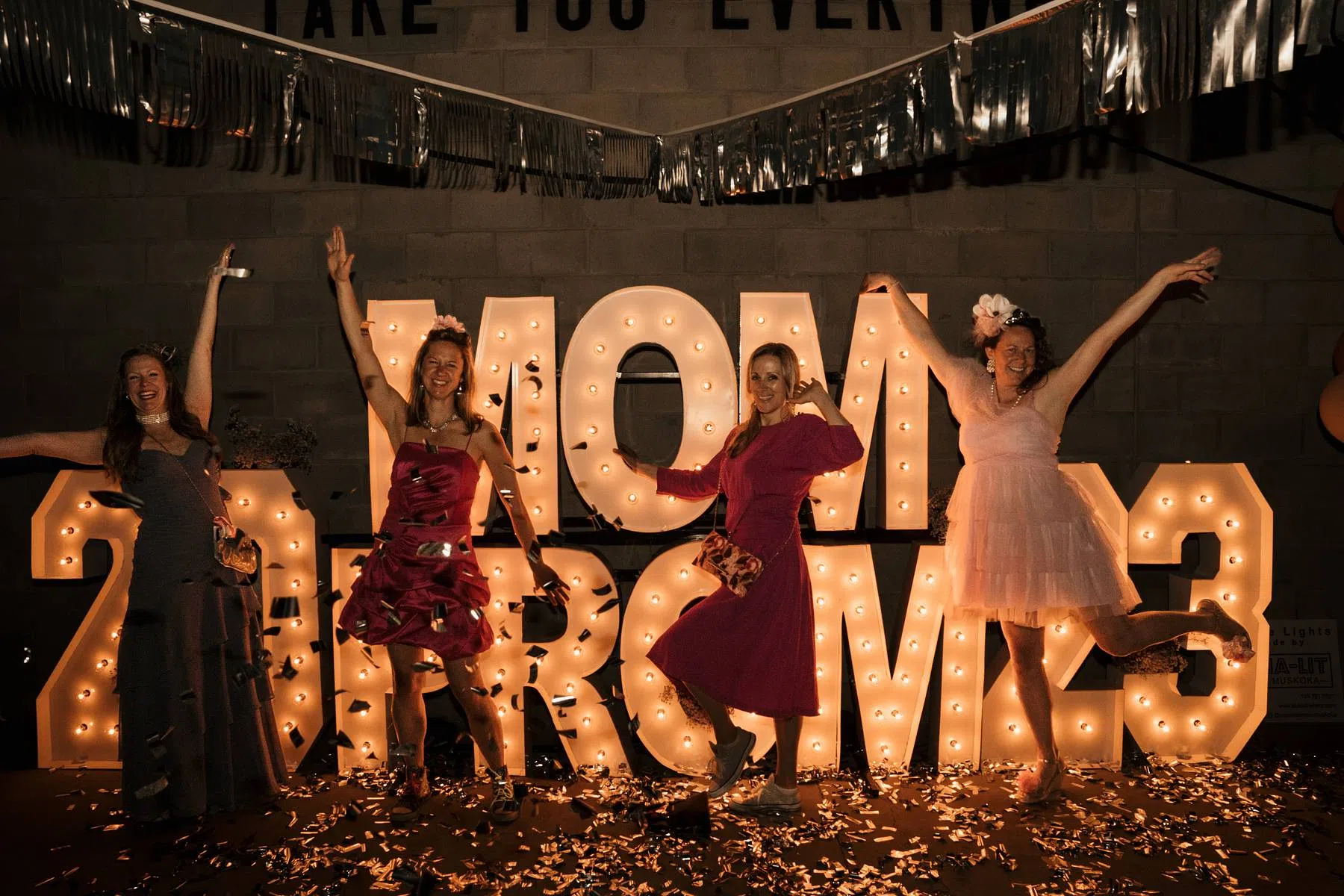 MUSKOKA “MOM PROM” RAISES $15,000 TO HELP WOMEN IN MUSKOKA | Country 102