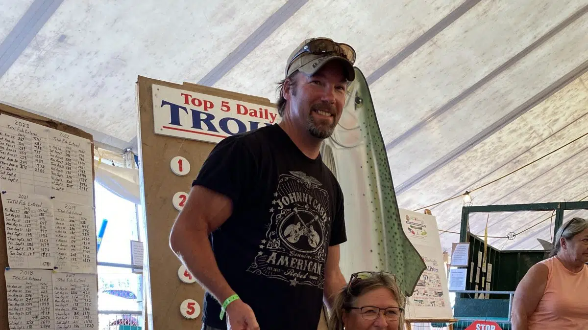 Quick Turnover of Trout Leaders Friday At Owen Sound Salmon Spectacular ...