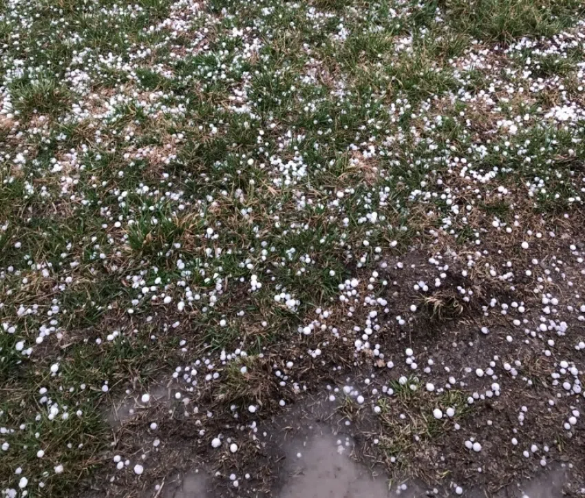 UPDATE: Strong storms bring hail small hail to northern Lyon County ...