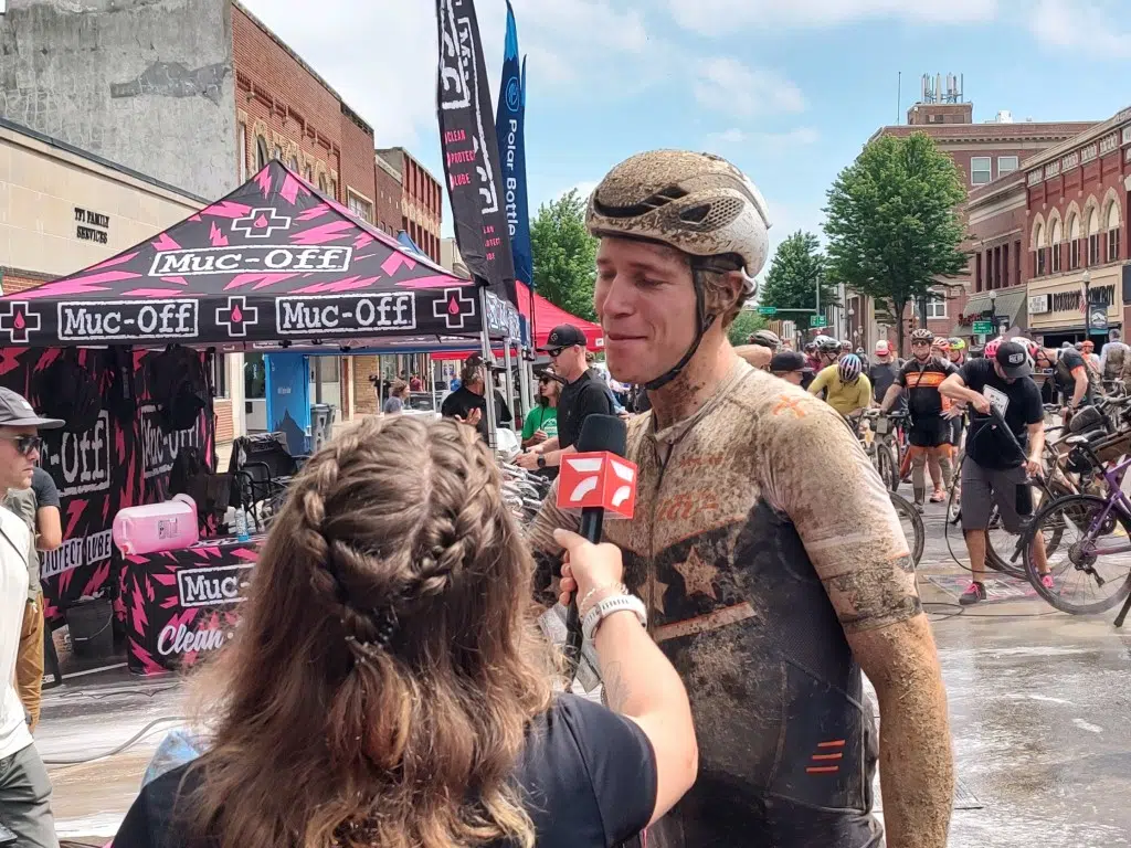 UNBOUND GRAVEL: Fast times abound in XL, 200 finishes despite periods ...