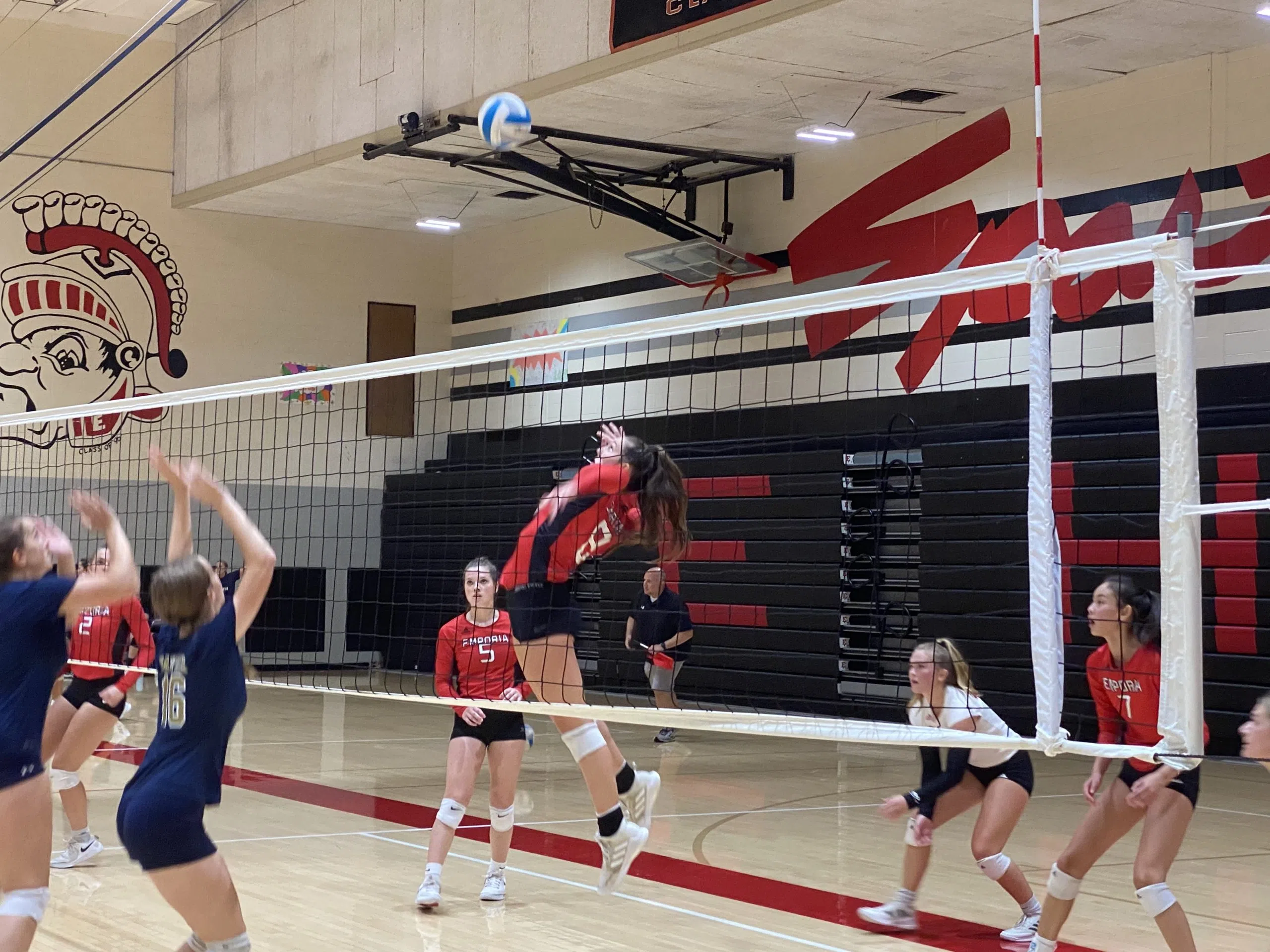 Emporia High volleyball extends winning streak to eight with sweep of ...
