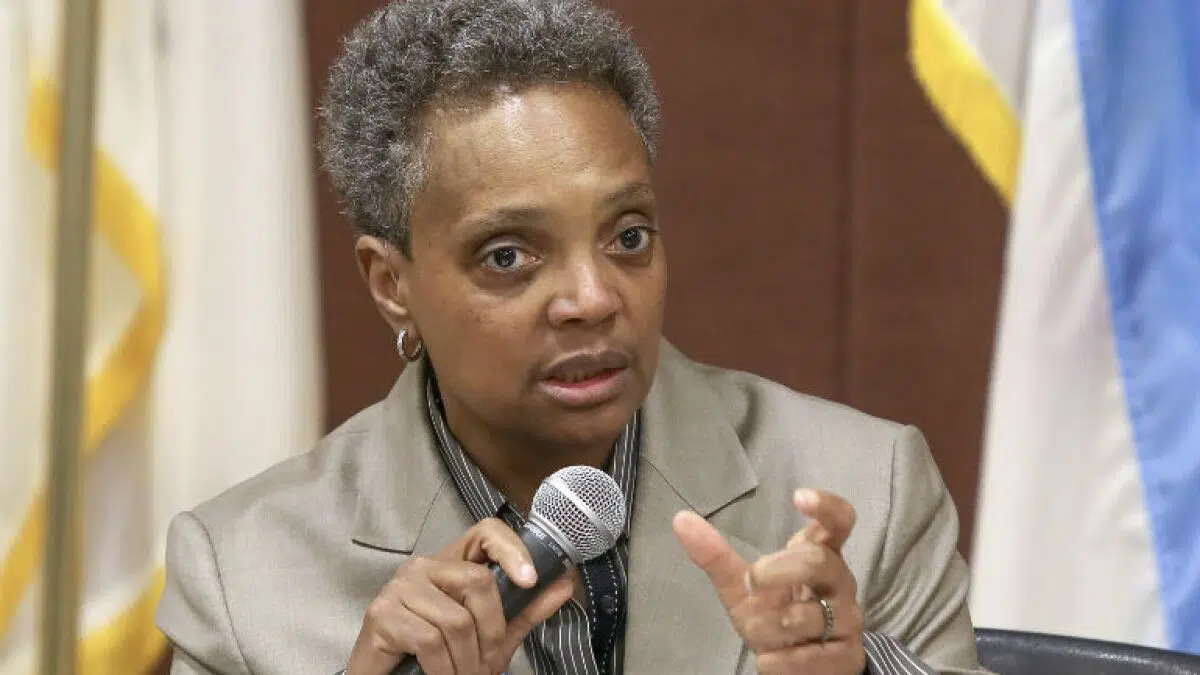 Lightfoot Calls Out Texas Gov. After More Migrants Arrive In Chicago ...