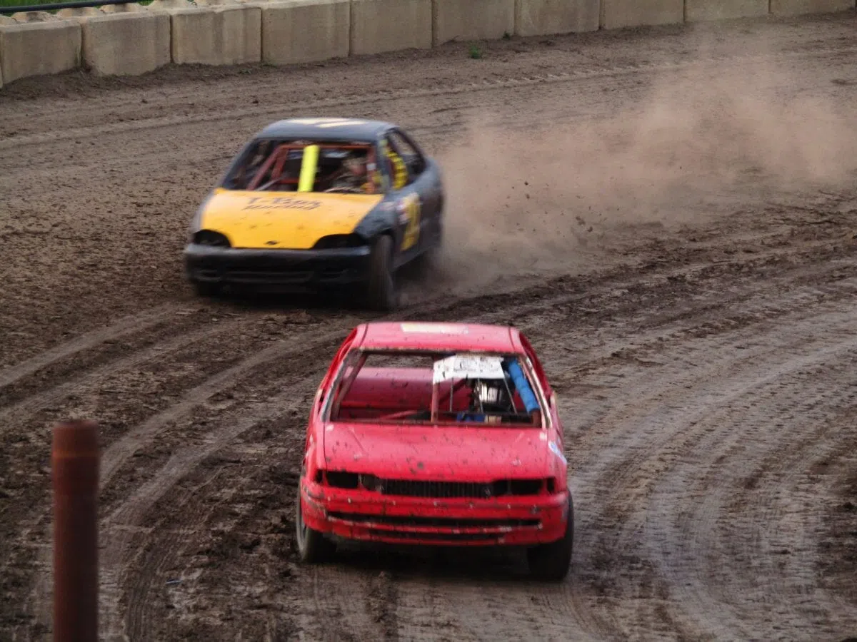 Taylor Motor Speedway holds Season Opener with Viper Innovation Bomber ...