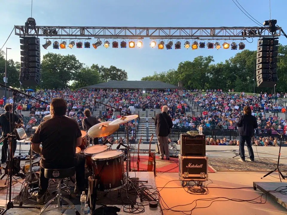 Devon Lakeshore Amphitheater | justaroamaway.com