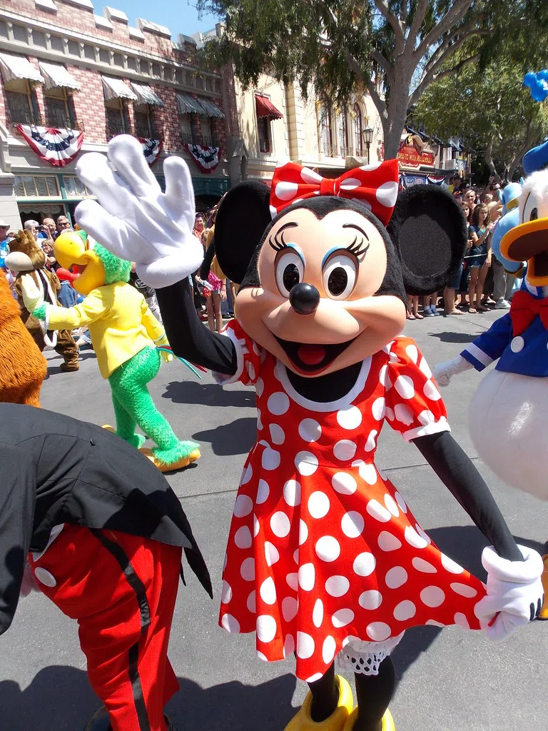 SAY BYE BYE TO MINNIE MOUSE’S ICONIC RED DRESS | LITE 99.3 - South ...