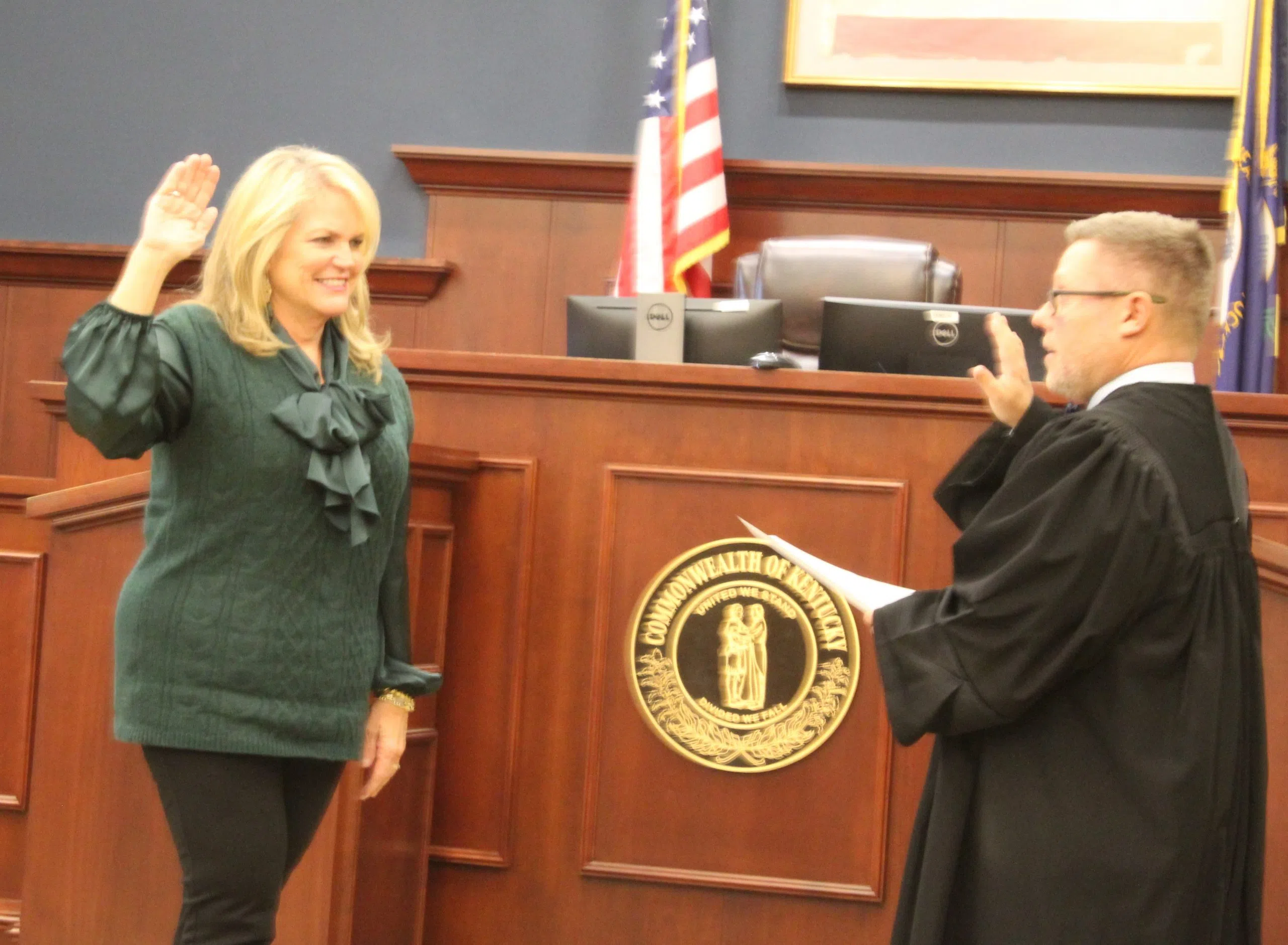 GALLERY: Barren County officials for 2023 take oaths of office | Glasgow News 1