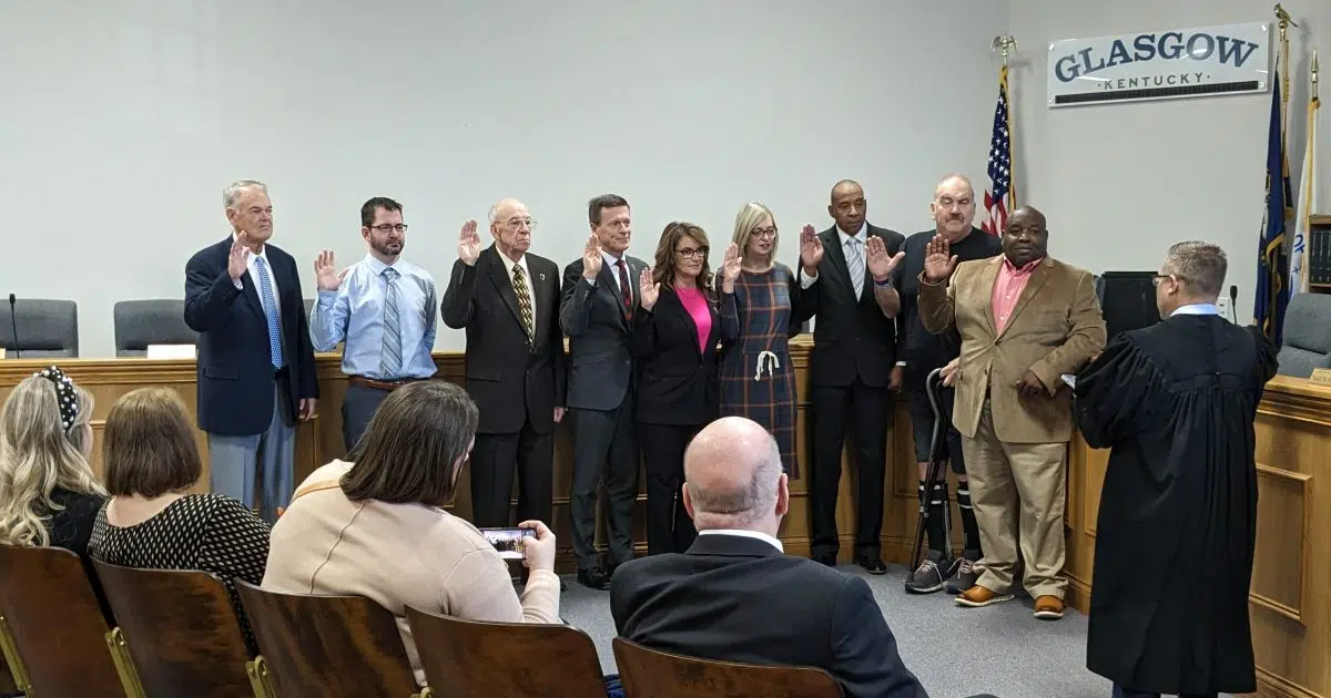 Glasgow’s next mayor, council members take oaths of office | Glasgow News 1
