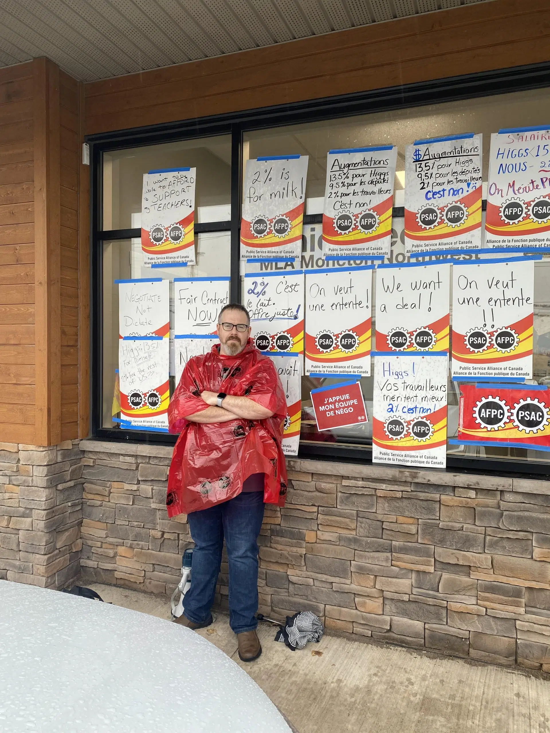 SBEU Employees Rally For Better Contract | 91.9 The Bend