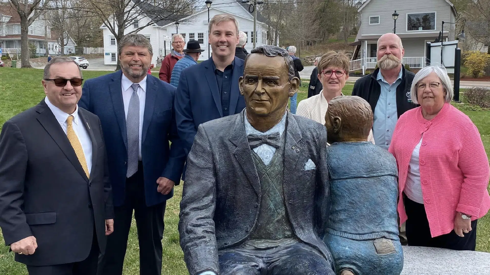 New statue of John Peters Humphrey unveiled in Hampton | 91.9 The Bend