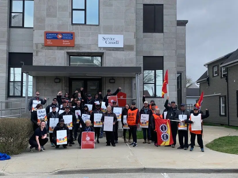 Yarmouth PSAC workers continue to rally | Y95.5