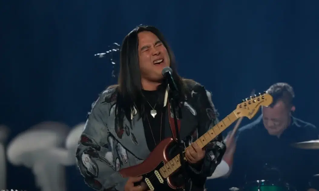 Aysanabee performs with Northern Cree at 2023 Juno Awards | CFWE FM