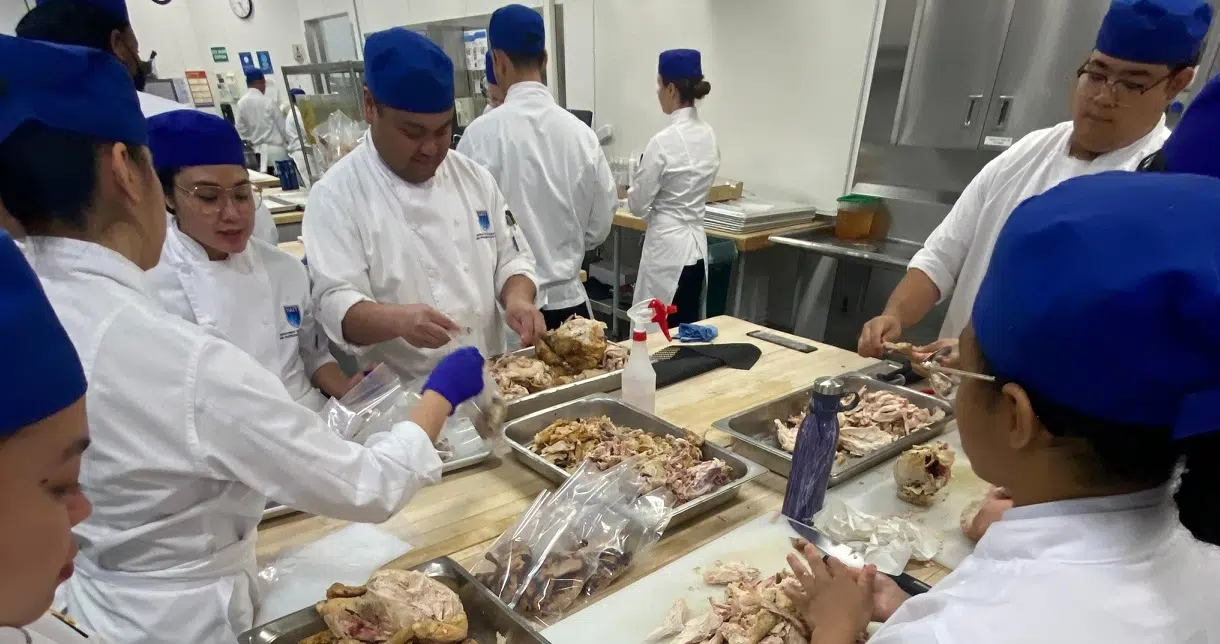 NAIT students cook Thanksgiving dinner for Boyle Street clients | 89.3 ...