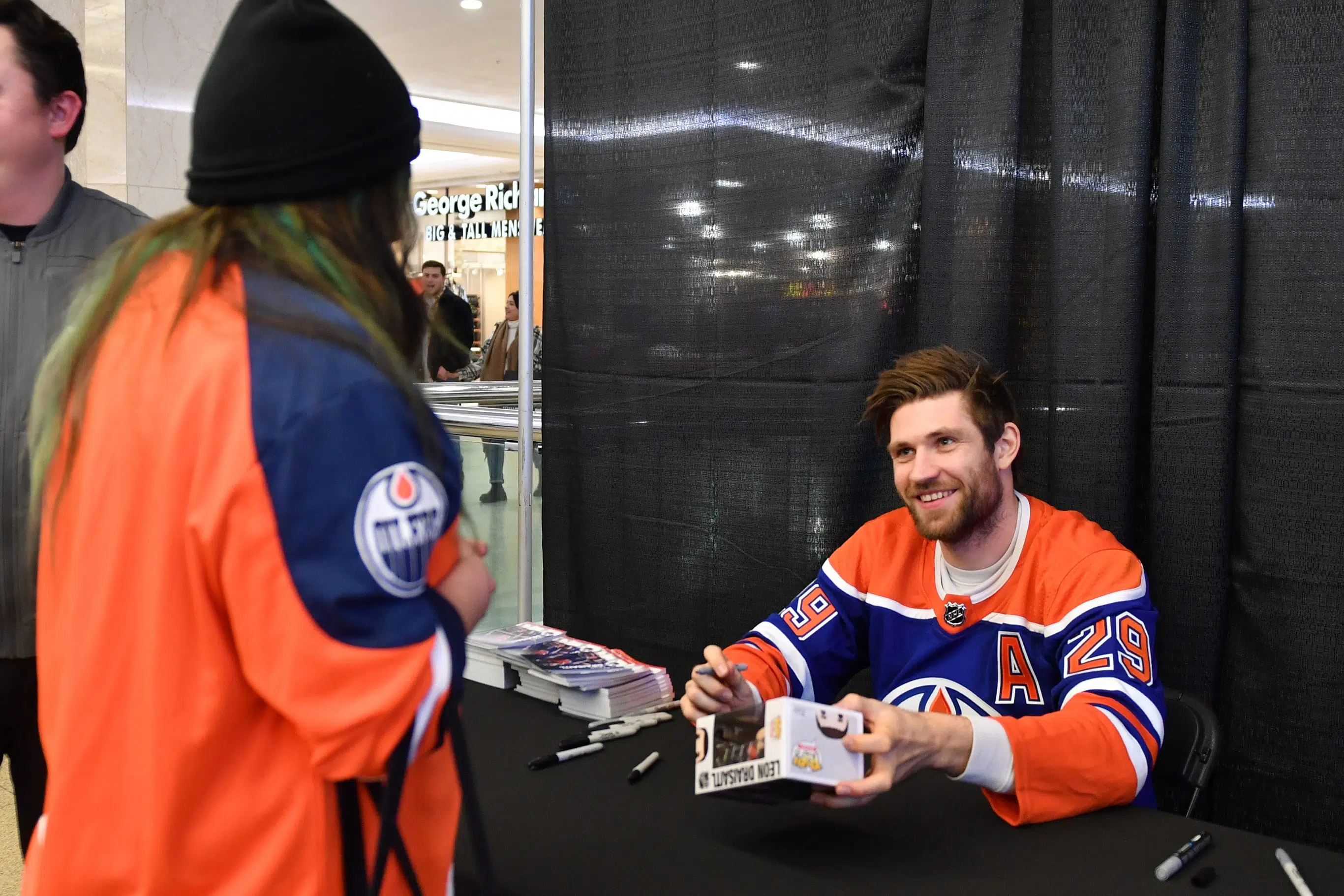 Edmonton Oilers Autograph session returns to WEM | 89.3 The Raven