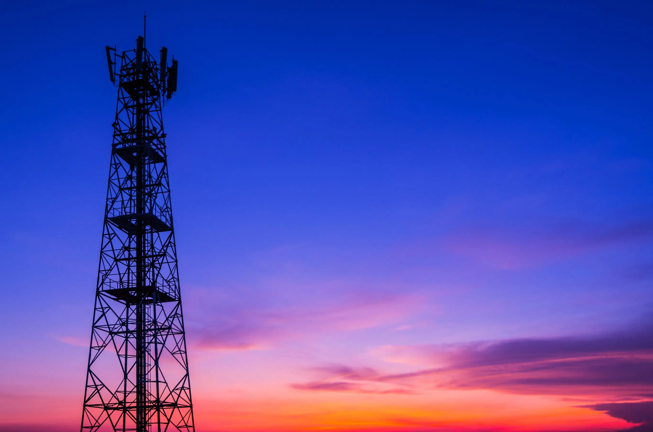 The Airwaves Crackled to LIFE!!! | 93.3 Beach Radio