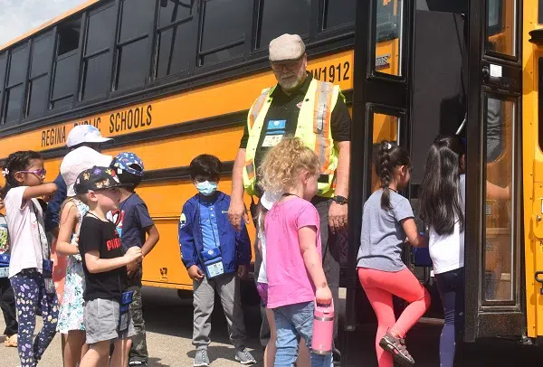 Kids given ‘First Ride’ on school bus before school year begins | play92