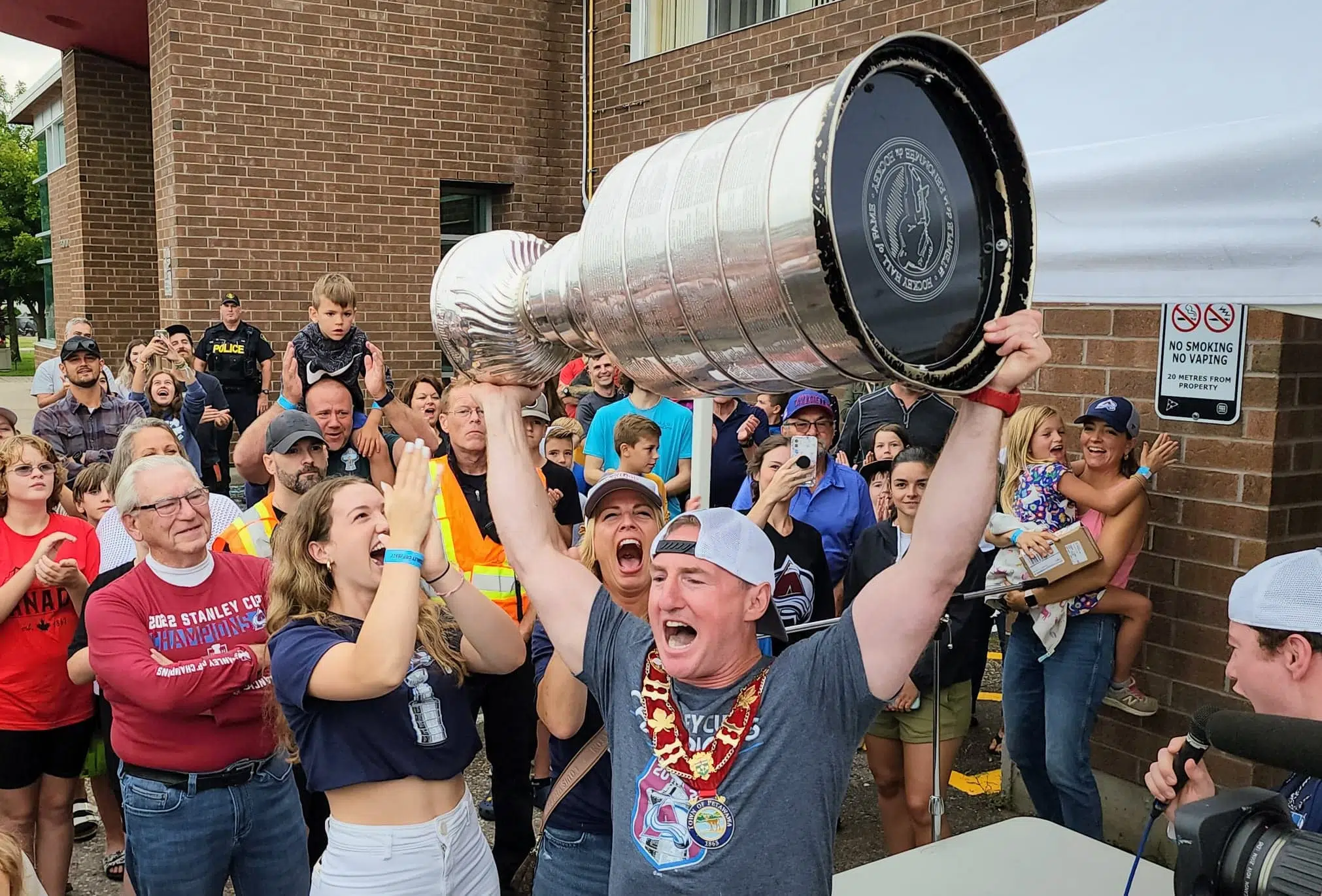 Stanley Cup stops in Petawawa for the first time in history | 104.9 ...