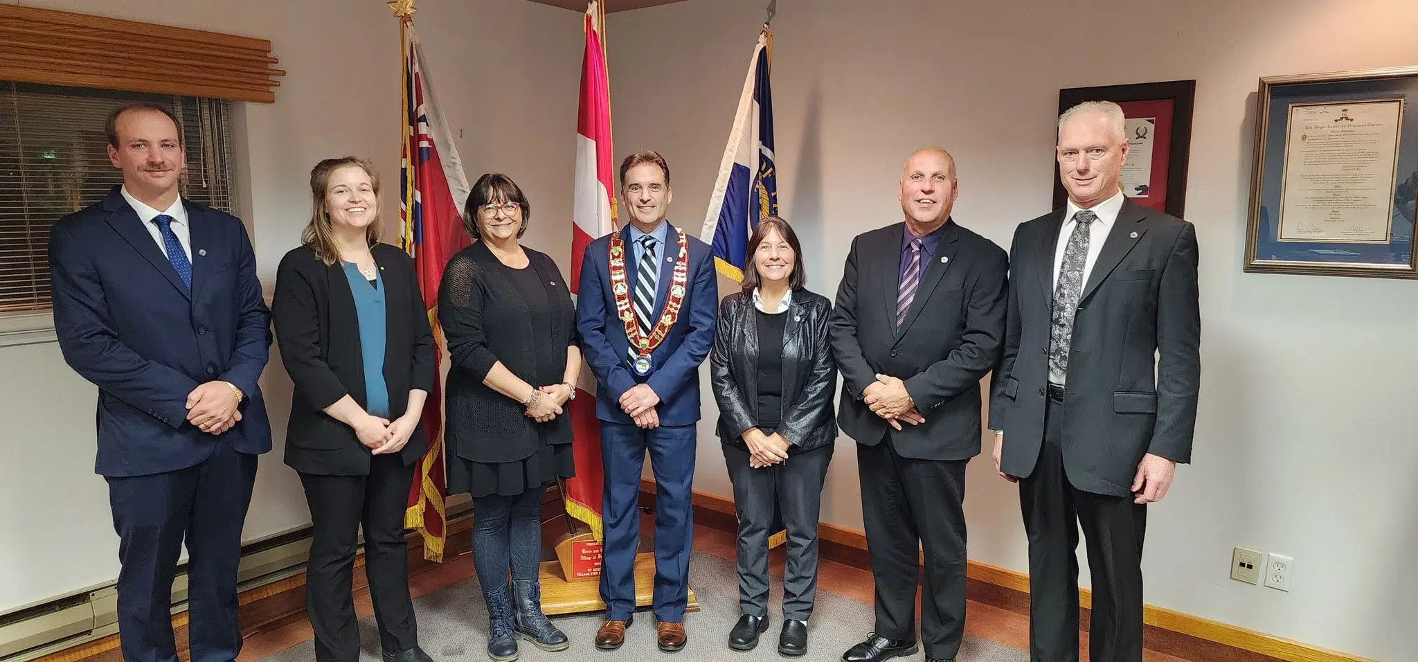 Petawawa swears in new councillors and Mayor for next 4-years | 104.9 ...