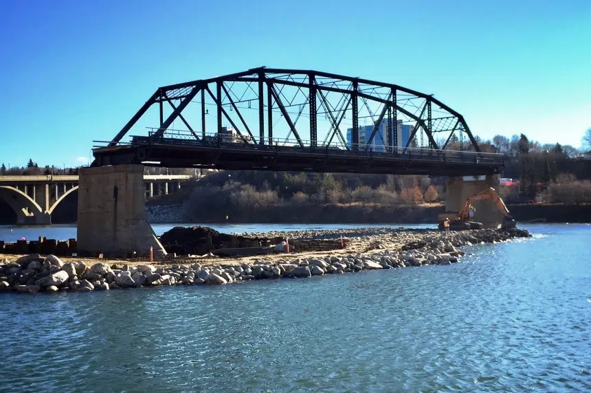 Teardown begins on last span of old Traffic Bridge | 980 CJME