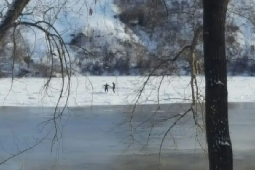 Man safe after pulling himself from South Saskatchewan River ice break ...