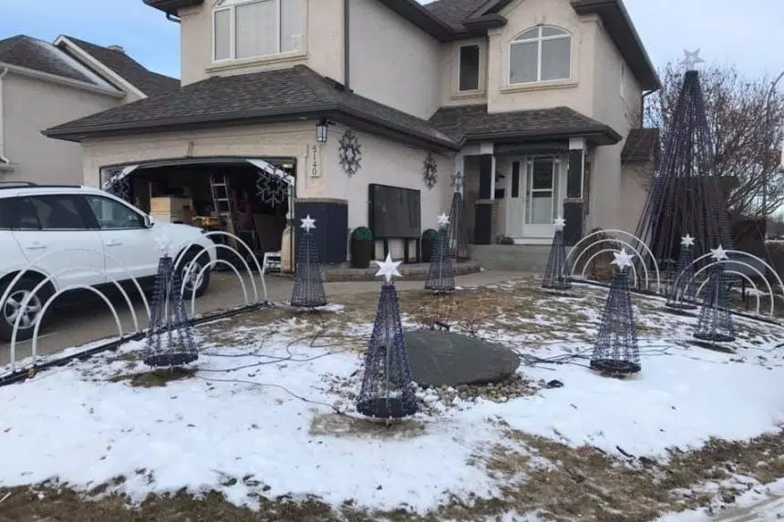 Allen Family Lights overwhelmed by support | 980 CJME