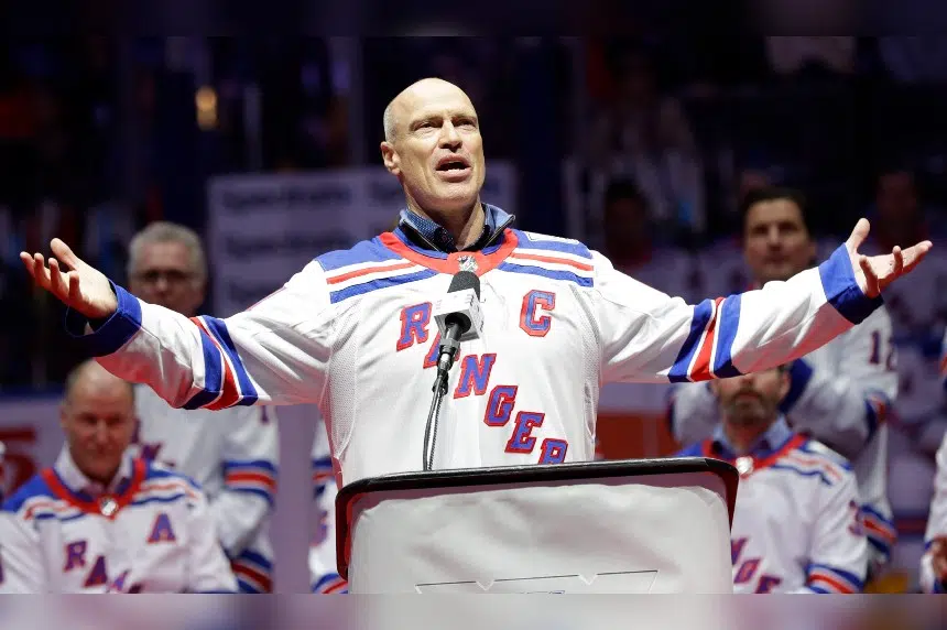 NHL legend Messier lays out leadership lessons | 650 CKOM