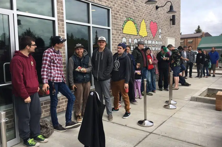 Taco Bell marks return to Saskatoon with grand opening | 650 CKOM
