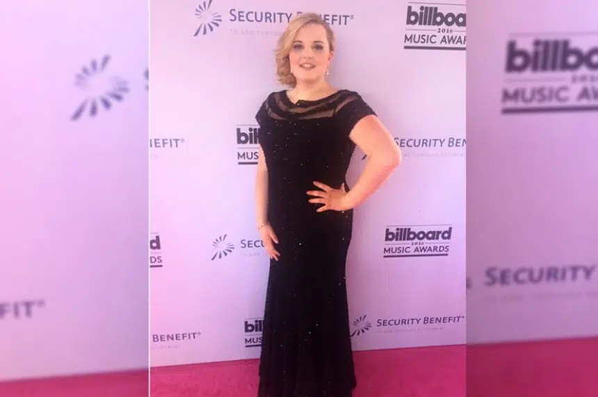 Saskatchewan country singer on the red carpet at Billboard Music Awards ...
