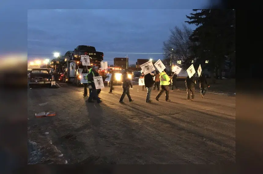 Truckers, passengers feel the impact of the CN Rail strike in Saskatoon ...
