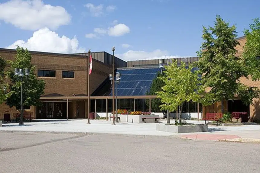 More than 100 students at Marion M. Graham Collegiate in isolation | C95