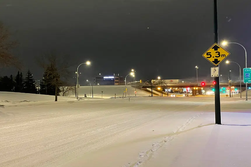 Saskatoon cleaning up after more than 15 cm of snow in two days | 650 CKOM