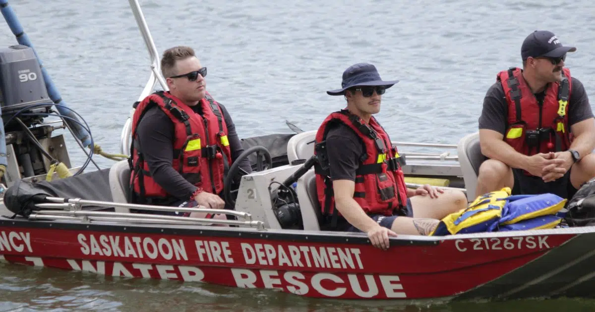 Saskatoon Fire Department rescues 3 people from the river | 980 CJME
